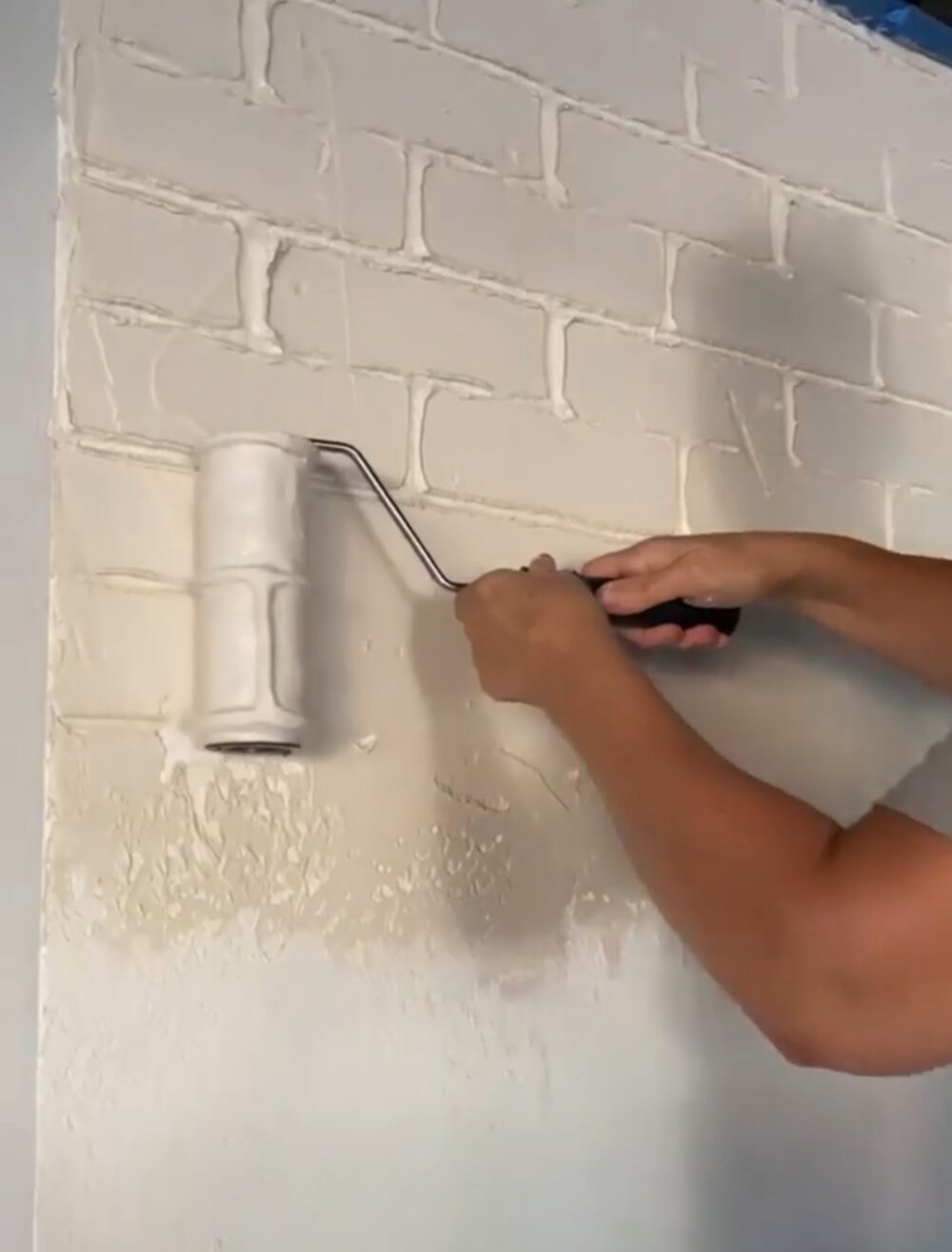 IOD Brick Texture Roller - Vintage Charm Homestead